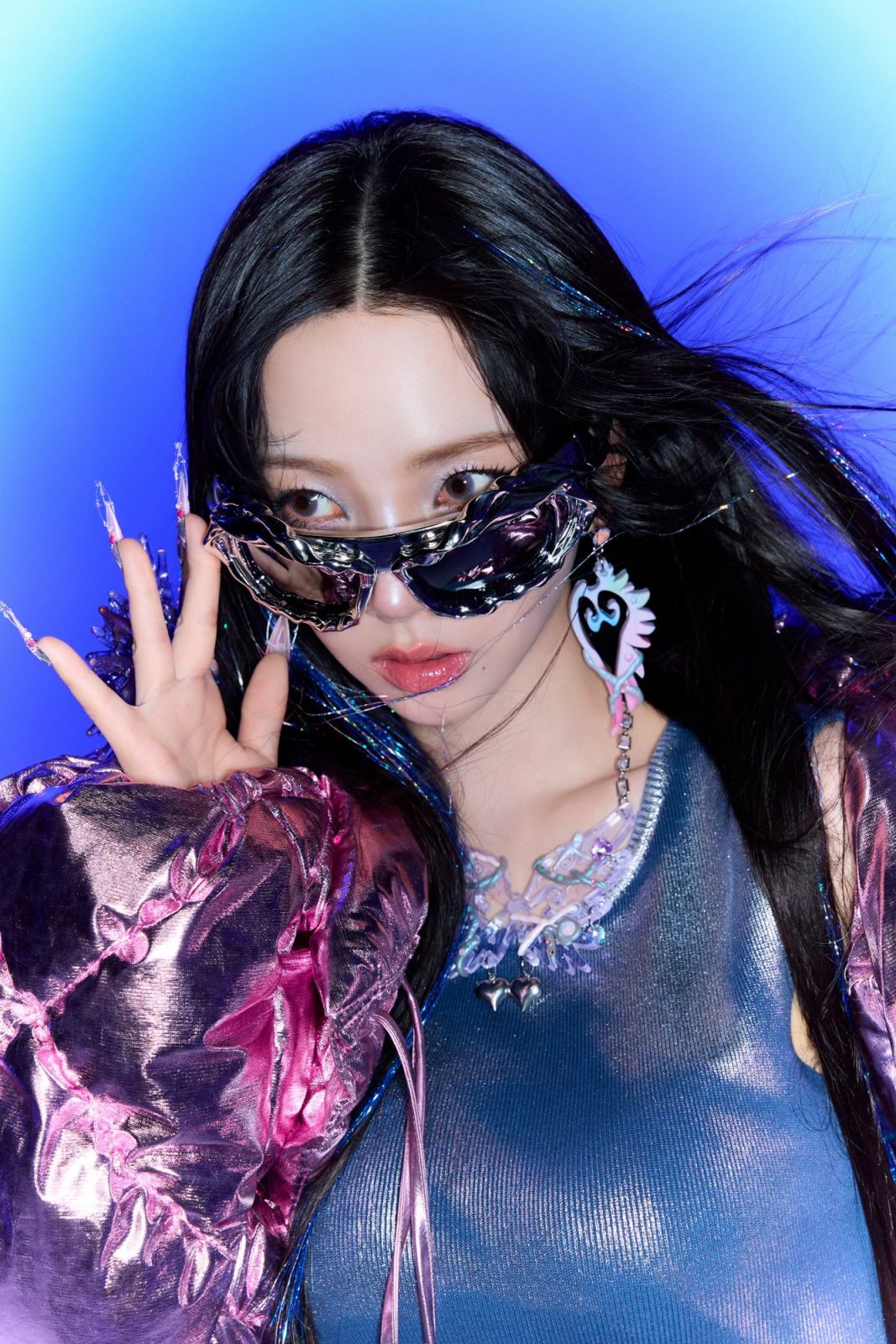 你也準備好迎接「Y3K穿搭」了嗎？跟上aespa、XG、Lisa的腳步