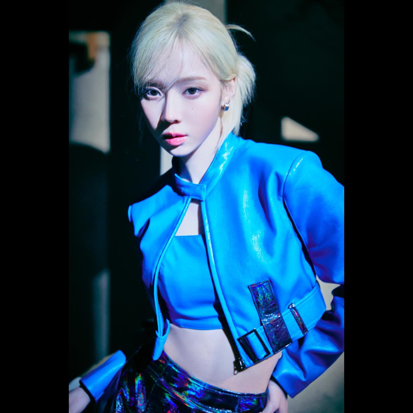 你也準備好迎接「Y3K穿搭」了嗎？跟上aespa、XG、Lisa的腳步