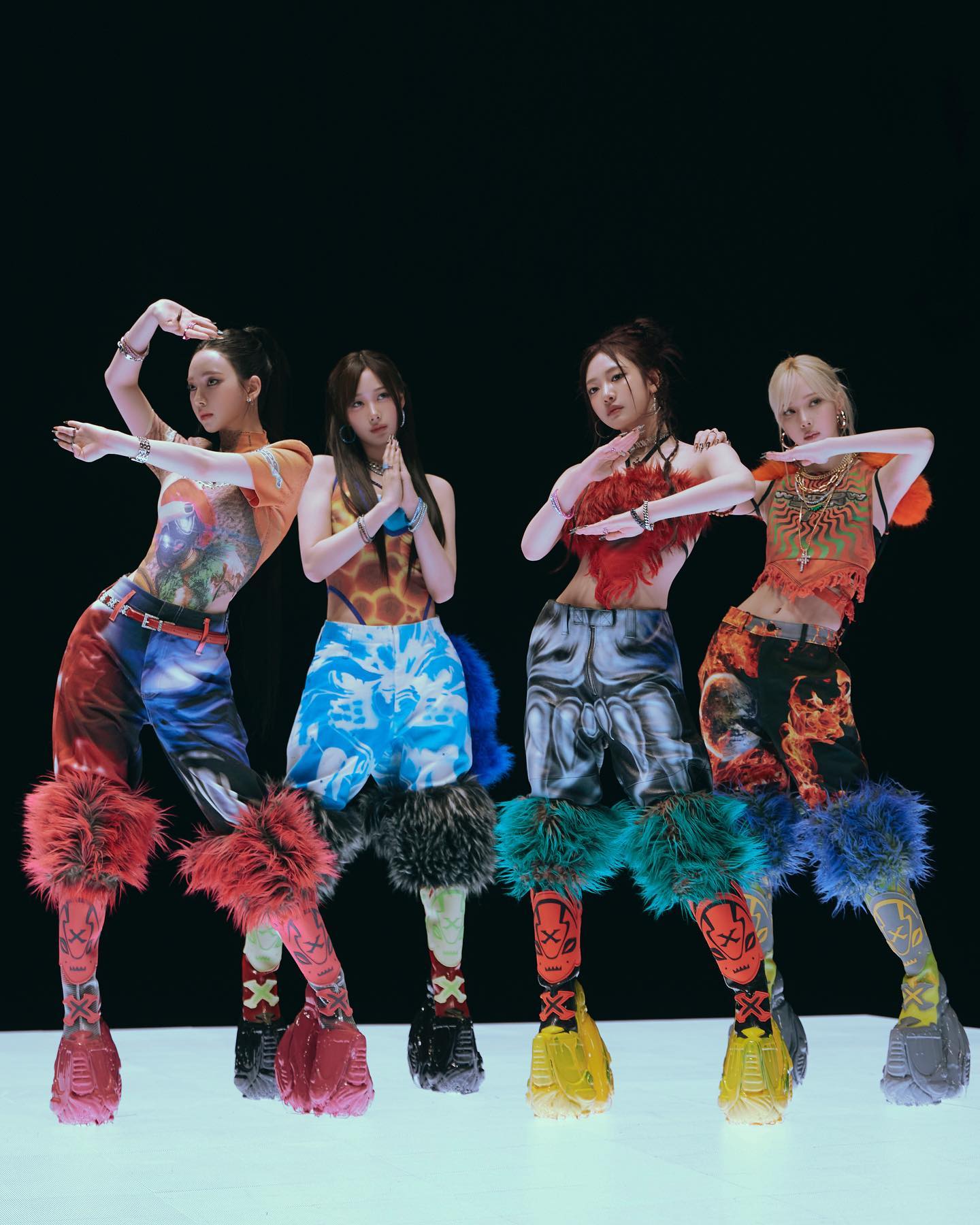 你也準備好迎接「Y3K穿搭」了嗎？跟上aespa、XG、Lisa的腳步