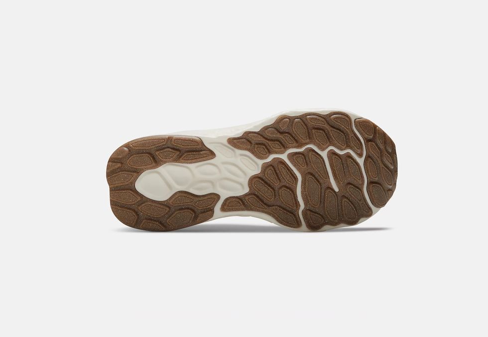 小藍瓶咖啡 x New Balance 驚喜聯名！打造簡約質感慢跑鞋