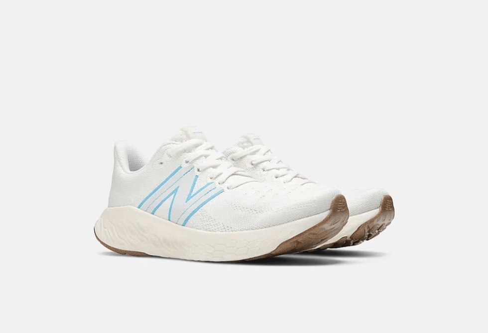 小藍瓶咖啡 x New Balance 驚喜聯名！打造簡約質感慢跑鞋