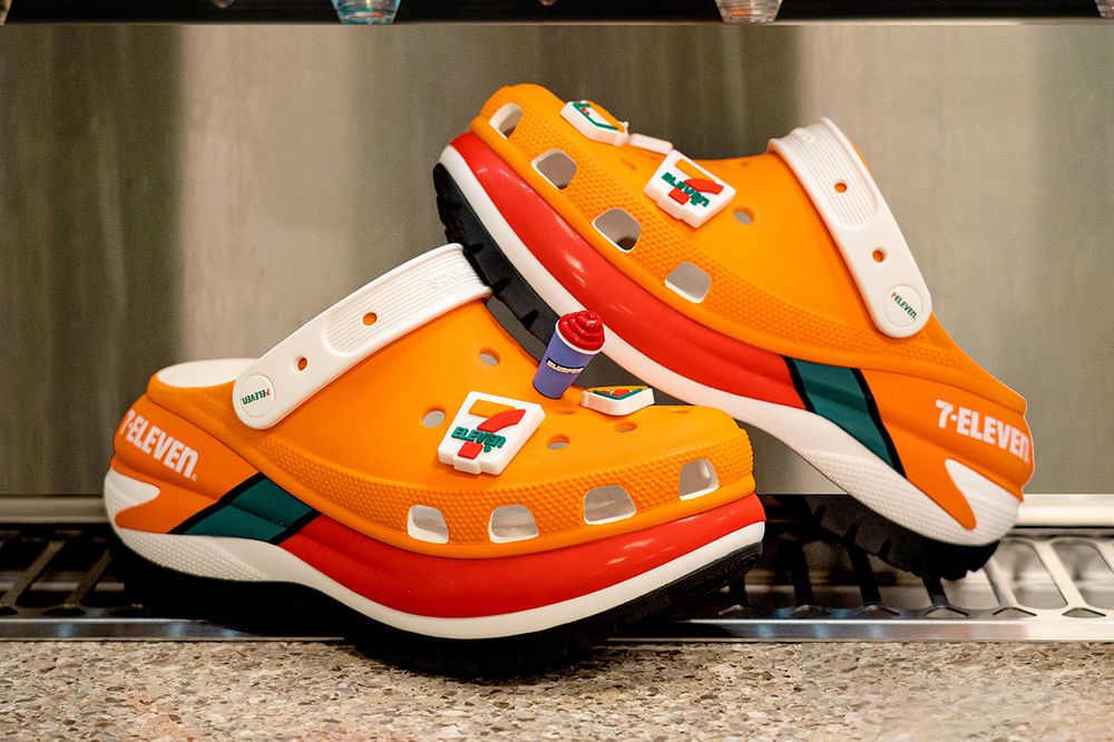 7-ELEVEN X Crocs 聯名鞋款曝光，繽紛配色、專屬鞋扣太吸睛