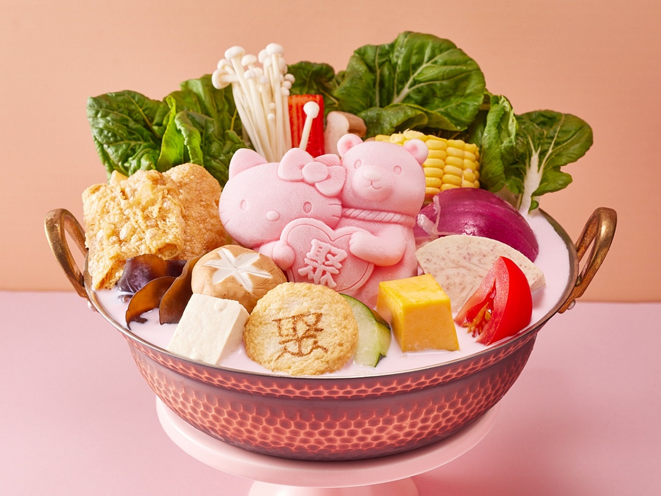 夢幻指數爆表！王品「聚XHello Kitty」最萌粉紅牛奶鍋開賣！