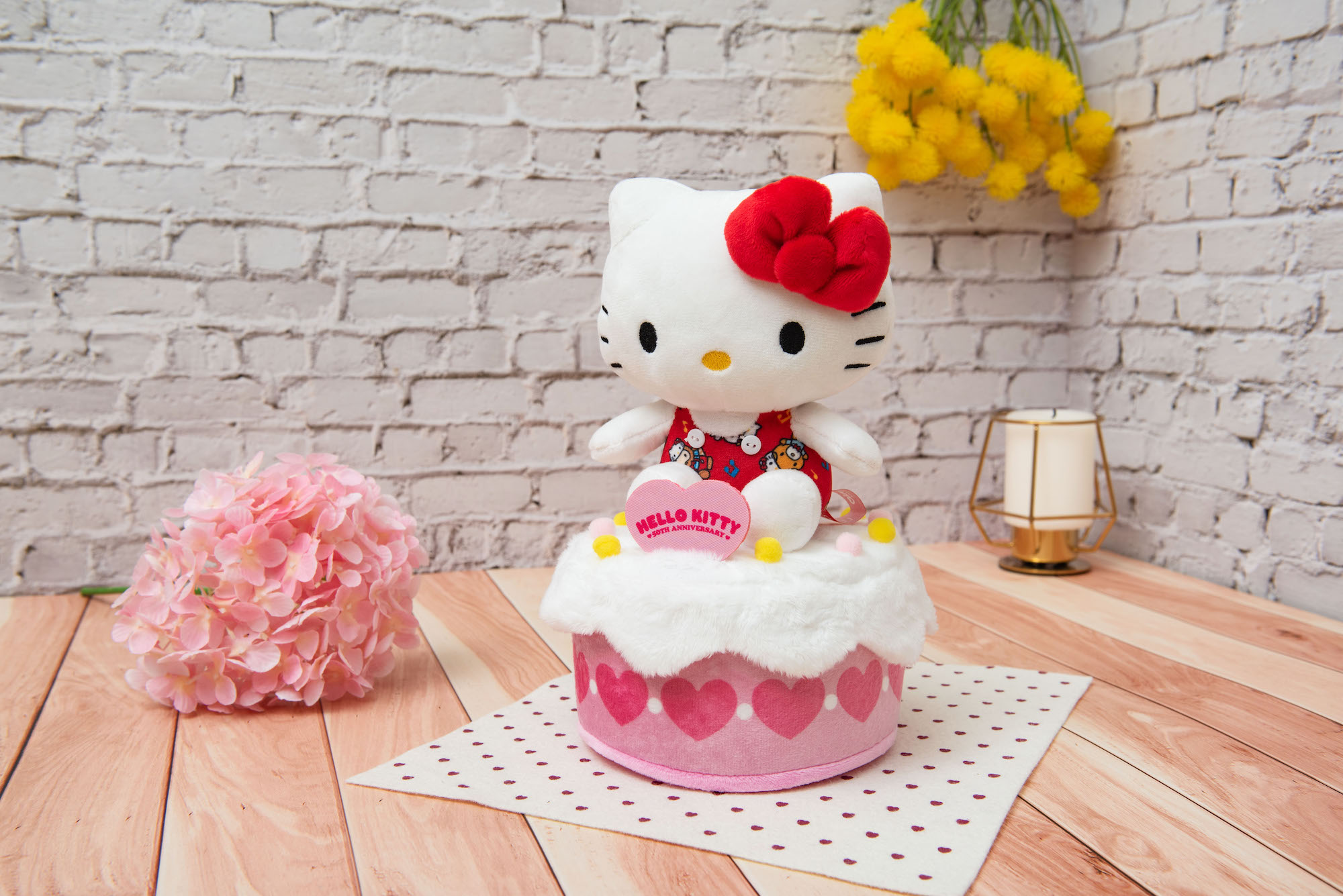 7-ELEVEN最新「HELLO KITTY 50週年」抽抽樂可愛爆擊！