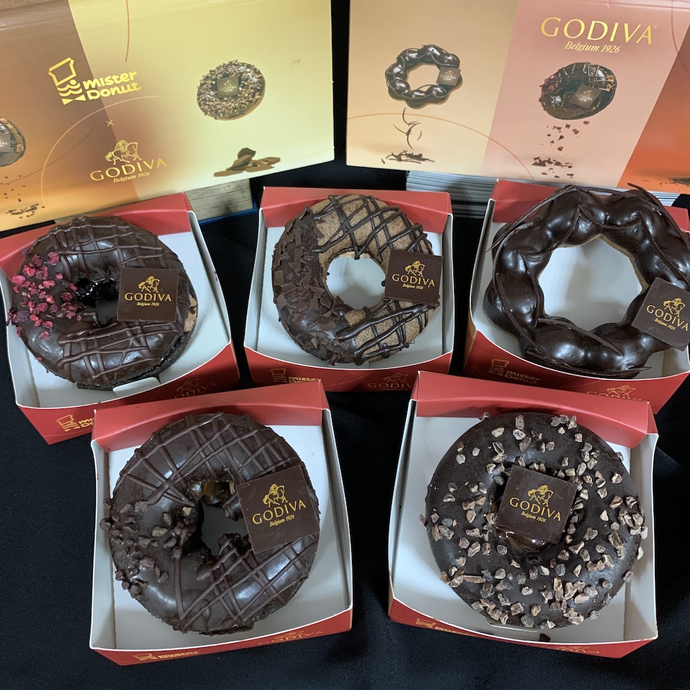 Mister DonutXGODIVA聯名強勢登場！「伯爵黑巧蛋糕圈」超欠吃！