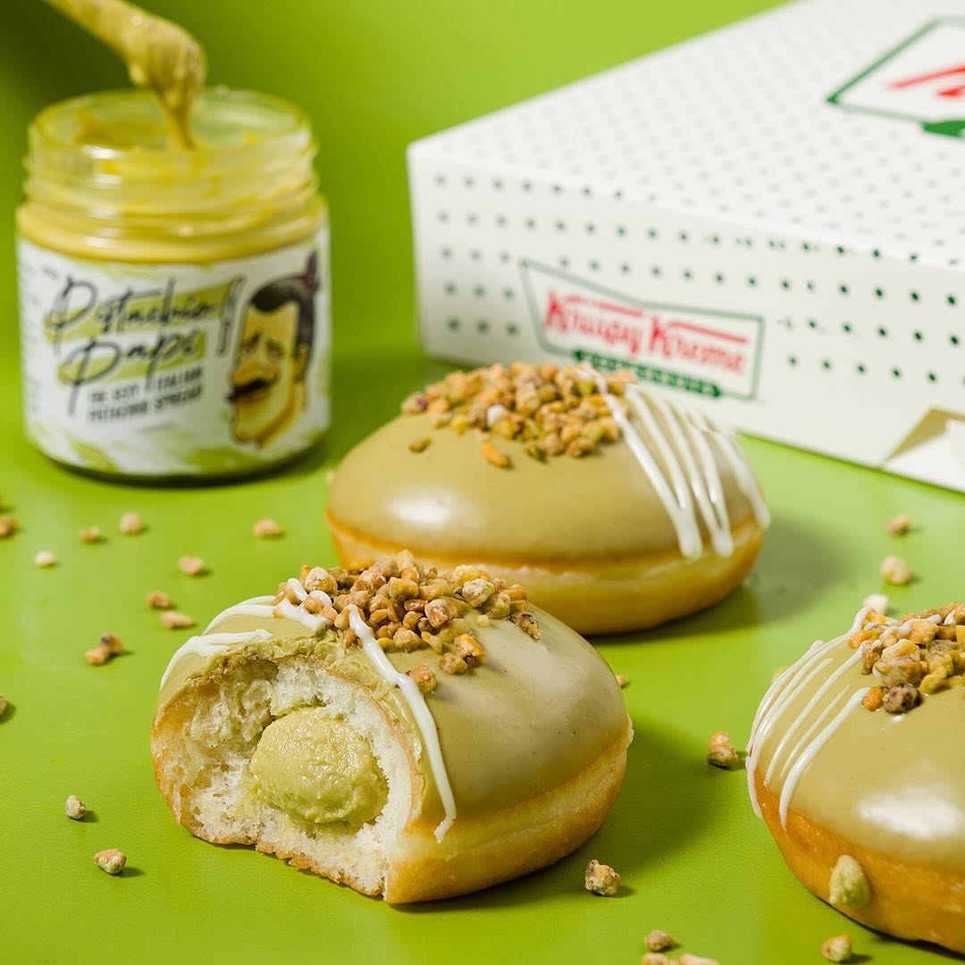 Krispy Kreme「開心果甜甜圈」甜蜜登場！聯名超人氣開心果品牌Pi